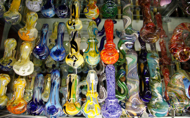 Clear Choice: Exploring Why Glass Pipes Trump Metal in the Smoking Wor